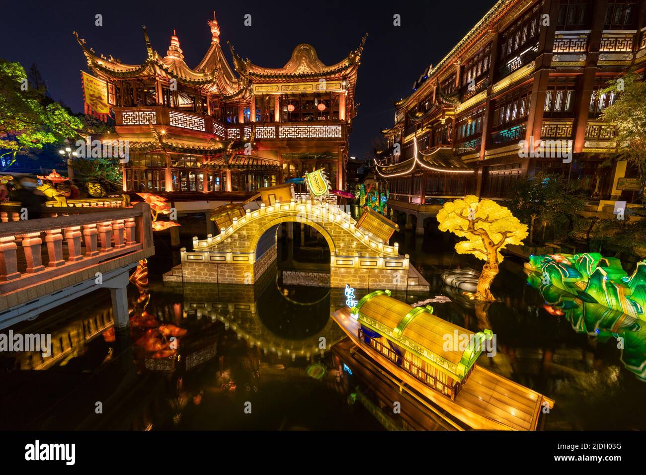 The famous illuminated lanterns display inside of Yu Yuan, Yu Garden ...