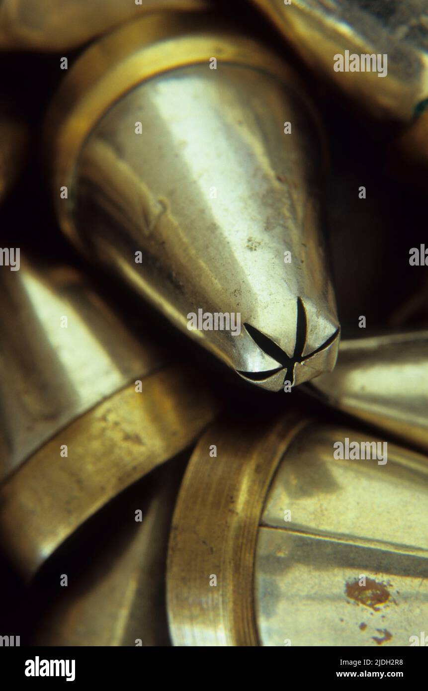 Shiny icing cake hi-res stock photography and images - Alamy