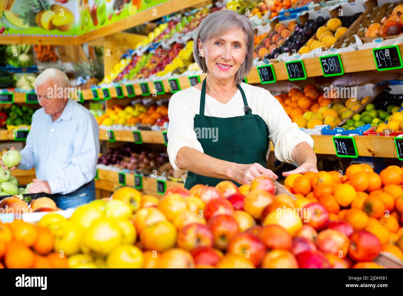 Stacking shelves supermarket hi-res stock photography and images - Alamy