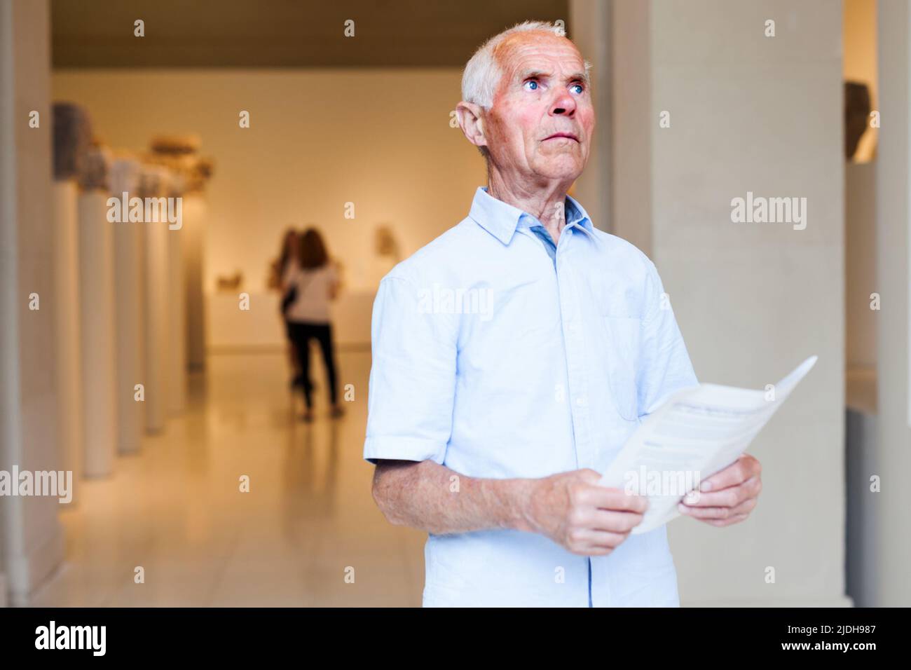 Man observing statue hi-res stock photography and images - Alamy