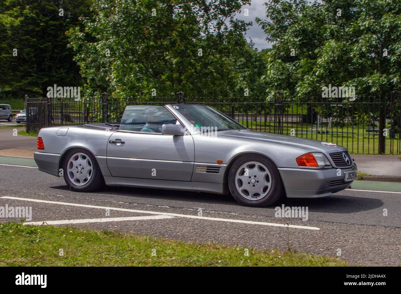 1992 90s nineties Silver Mercedes Benz 300 SL-24 2960cc petrol 4 speed ...