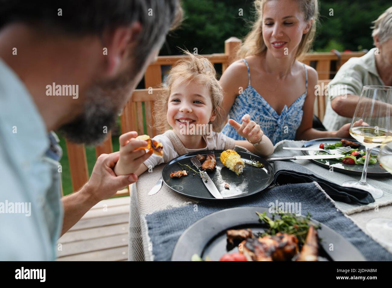 Family mother father grill hi-res stock photography and images - Alamy