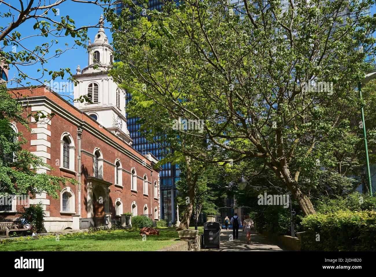 The church and churchyard of St Botolph-without-Bishopsgate in the City ...