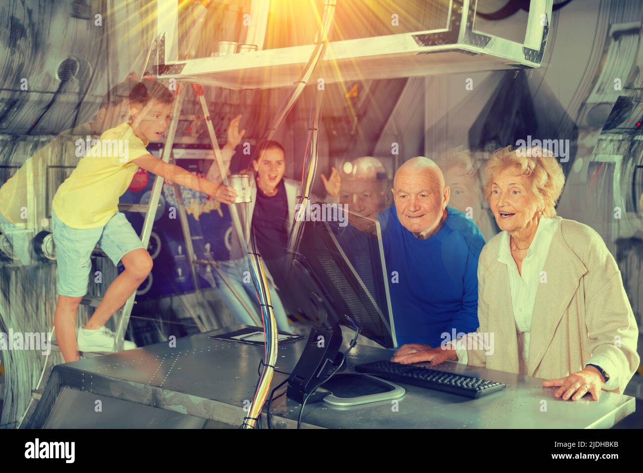 Escape room teenagers hi-res stock photography and images - Alamy