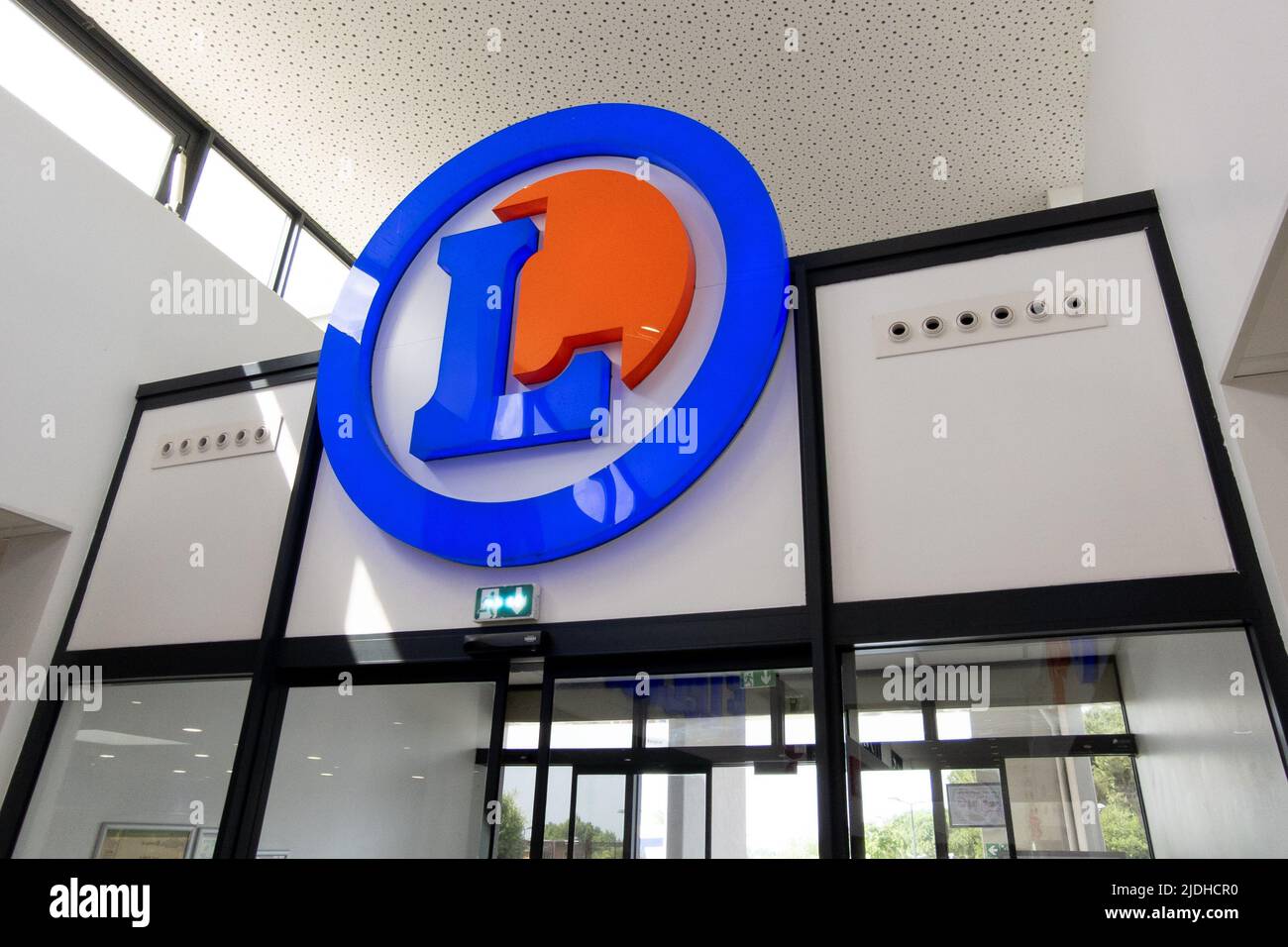 Bordeaux , Aquitaine France - 06 10 2022 : E.Leclerc supermarket Sign ...