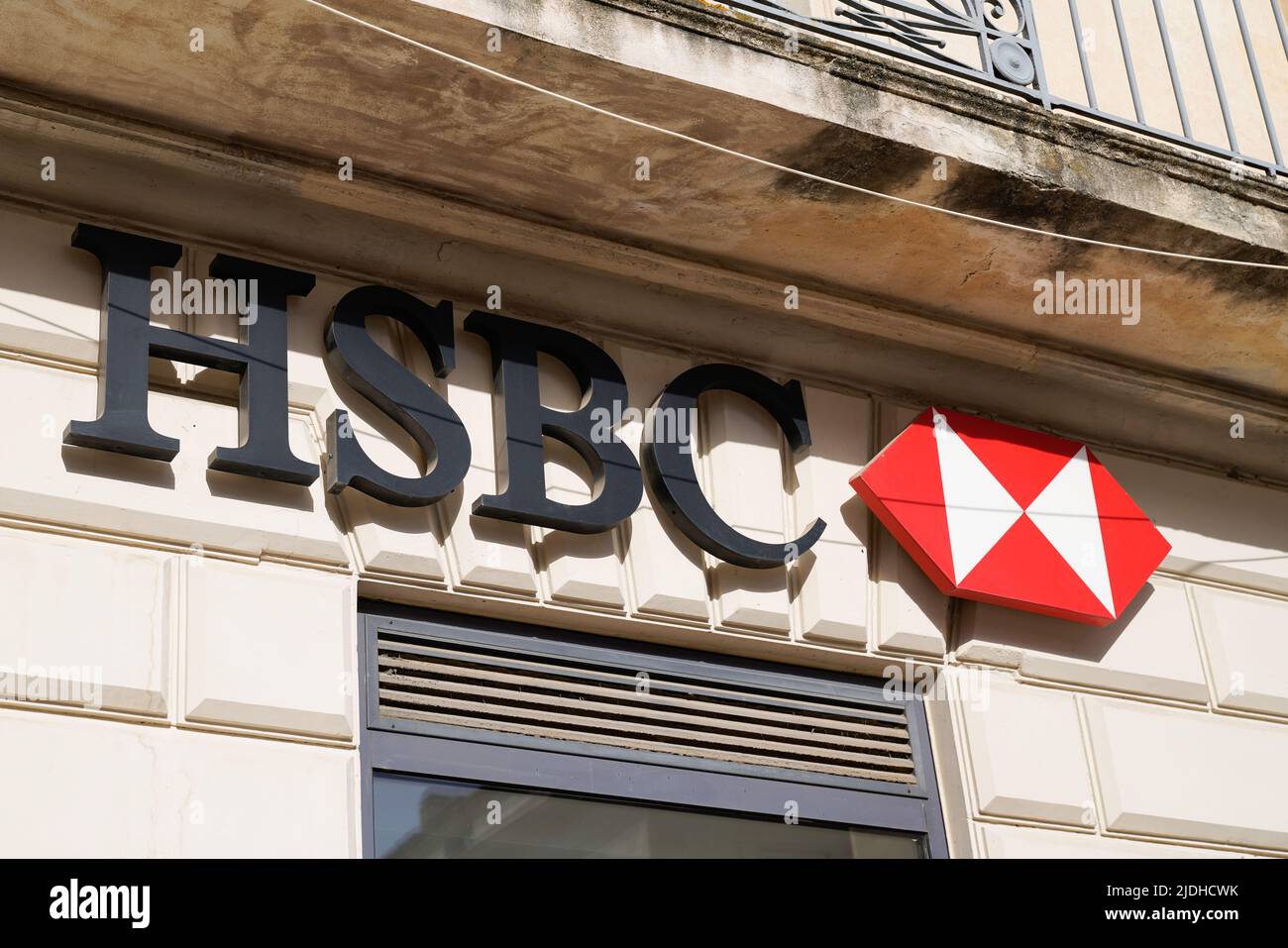 Bordeaux , Aquitaine France - 06 05 2022 : HSBC sign text office and ...
