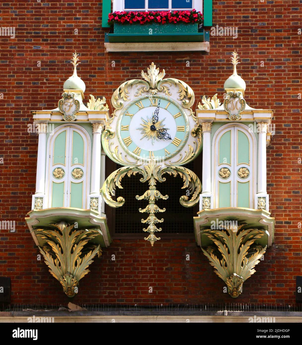 The famous clock above the entrance to Fortnum & Mason departments tore ...