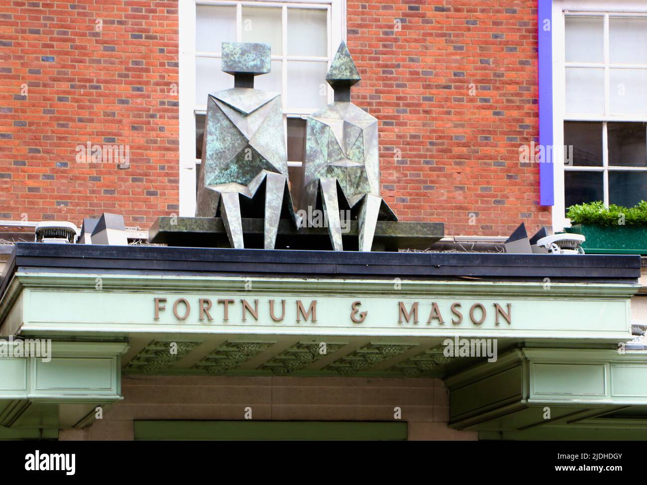 Abstract King & Queen sculpture in bronze by sculptor Lynn Russell ...