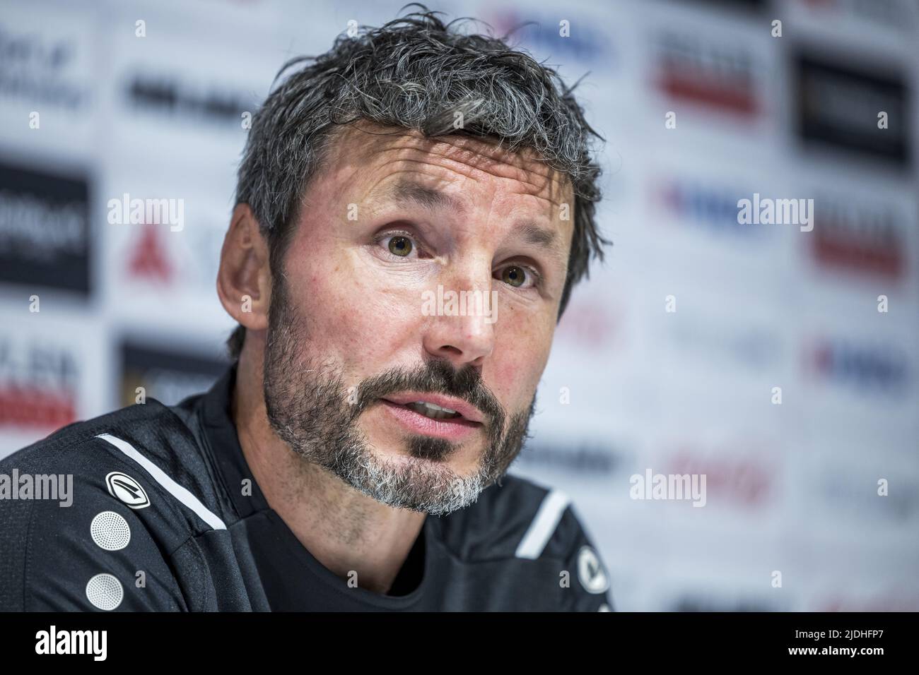 ANTWERP - Head coach Mark van Bommel during the press conference of the ...