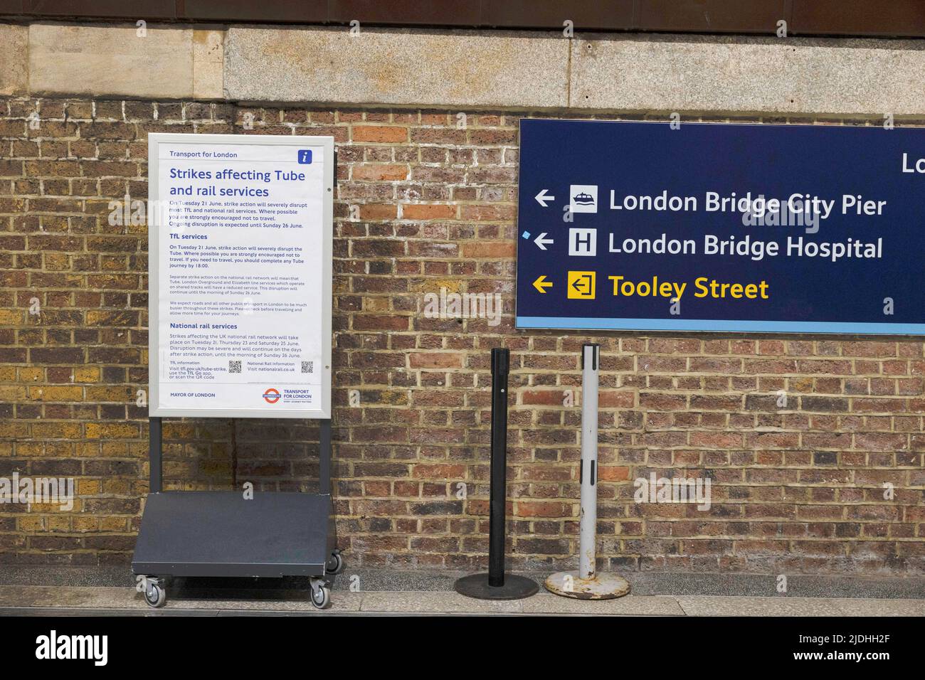 London underground strike london bridge hi-res stock photography and ...