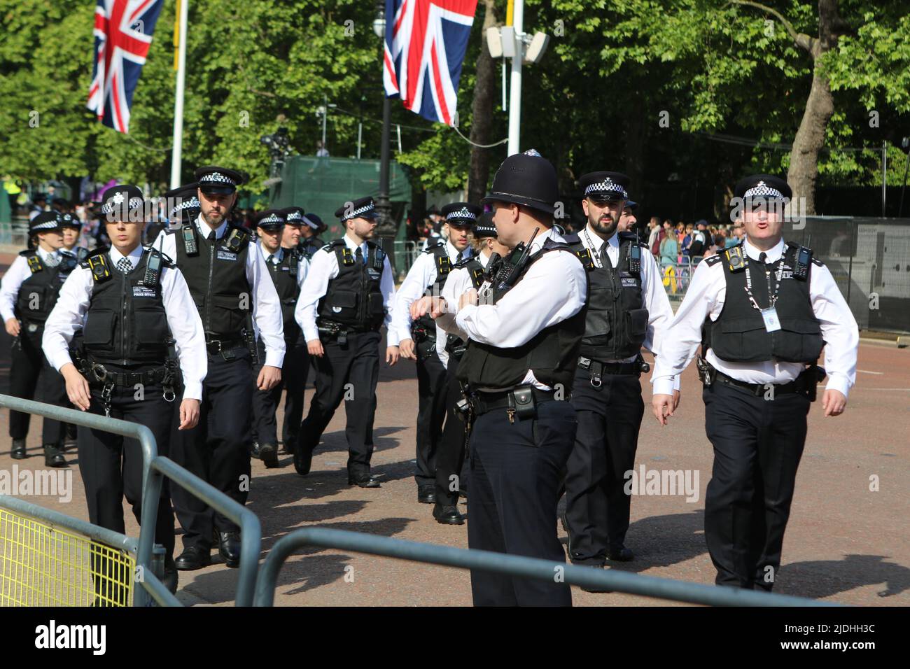 Met Police Officers are Deployed Ready to Line the Streets for Queen ...