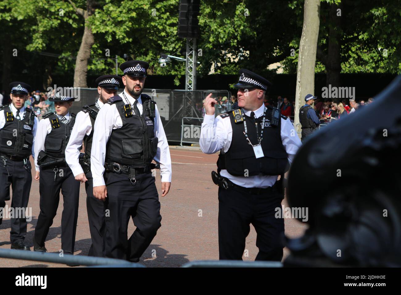 Met Police Officers are Deployed Ready to Line the Streets for Queen ...