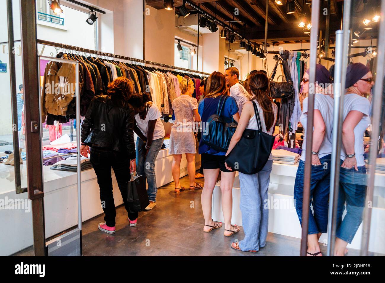 Sandro paris store hi-res stock photography and images - Alamy