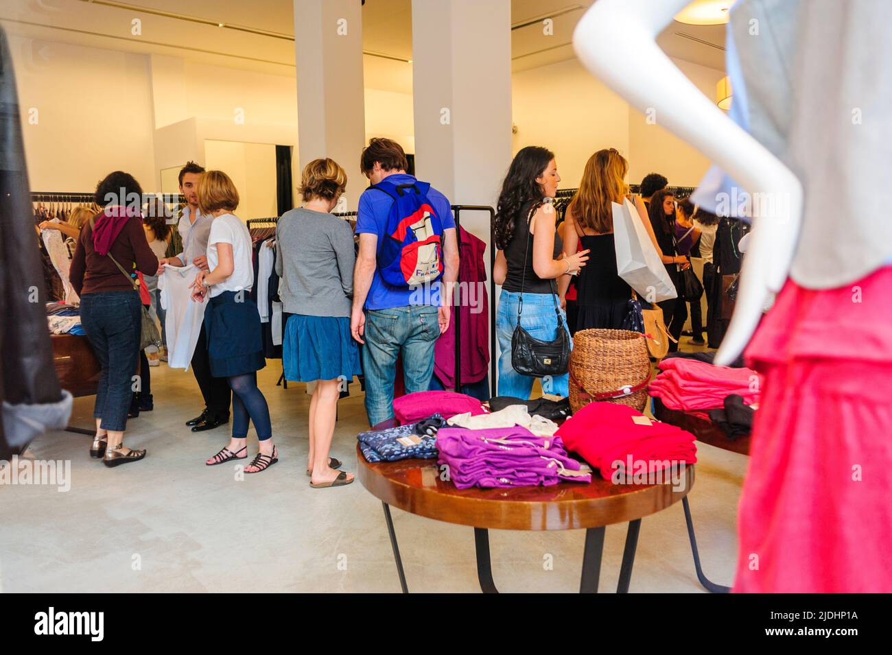 Sandro paris store hi-res stock photography and images - Alamy