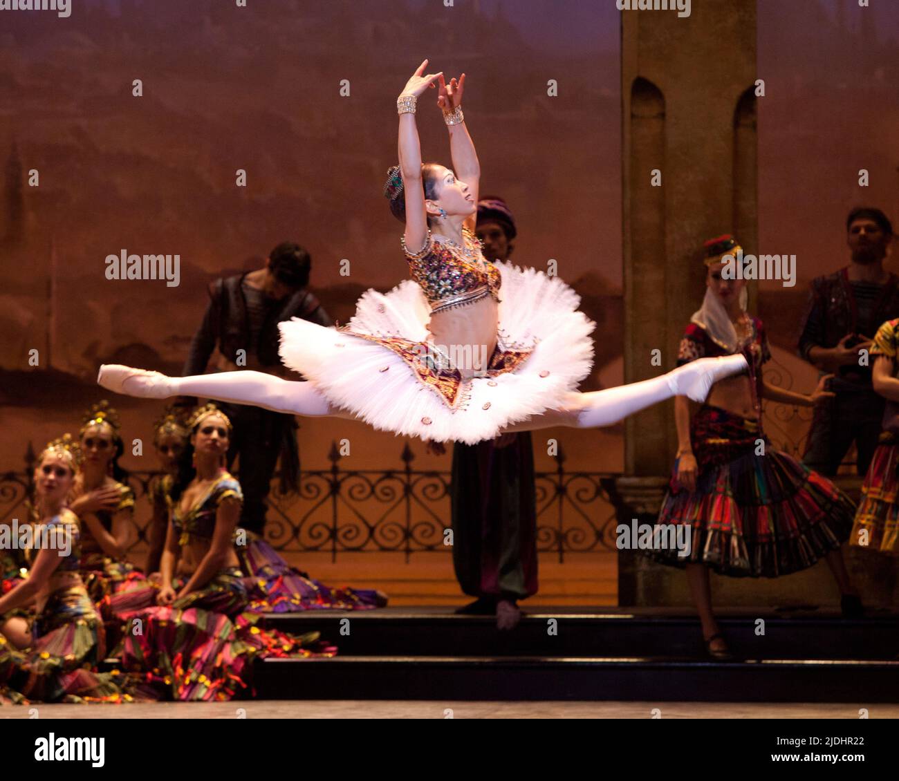 English National Ballet Le Corsaire 2013 Stock Photo - Alamy English National Ballet Le Corsaire 2013 Stock Photo - Alamy