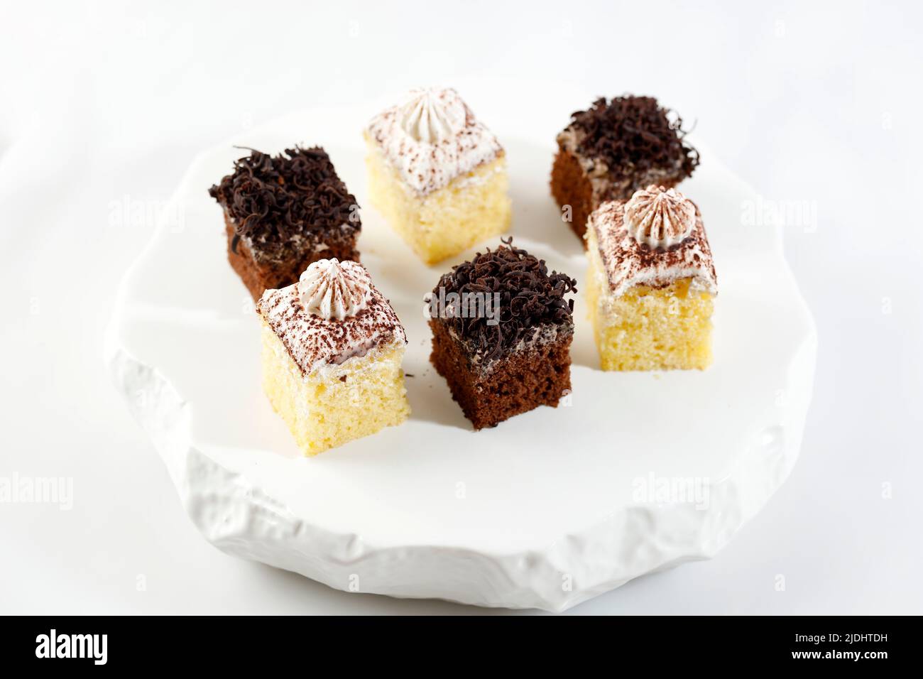 Small Square Sponge Cakes Cake Potong with Chocolate Shredded Dark ...