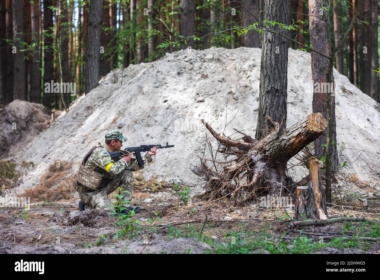Bucha, Ukraine. 17th June, 2022. Territorial defense fighter with an ...