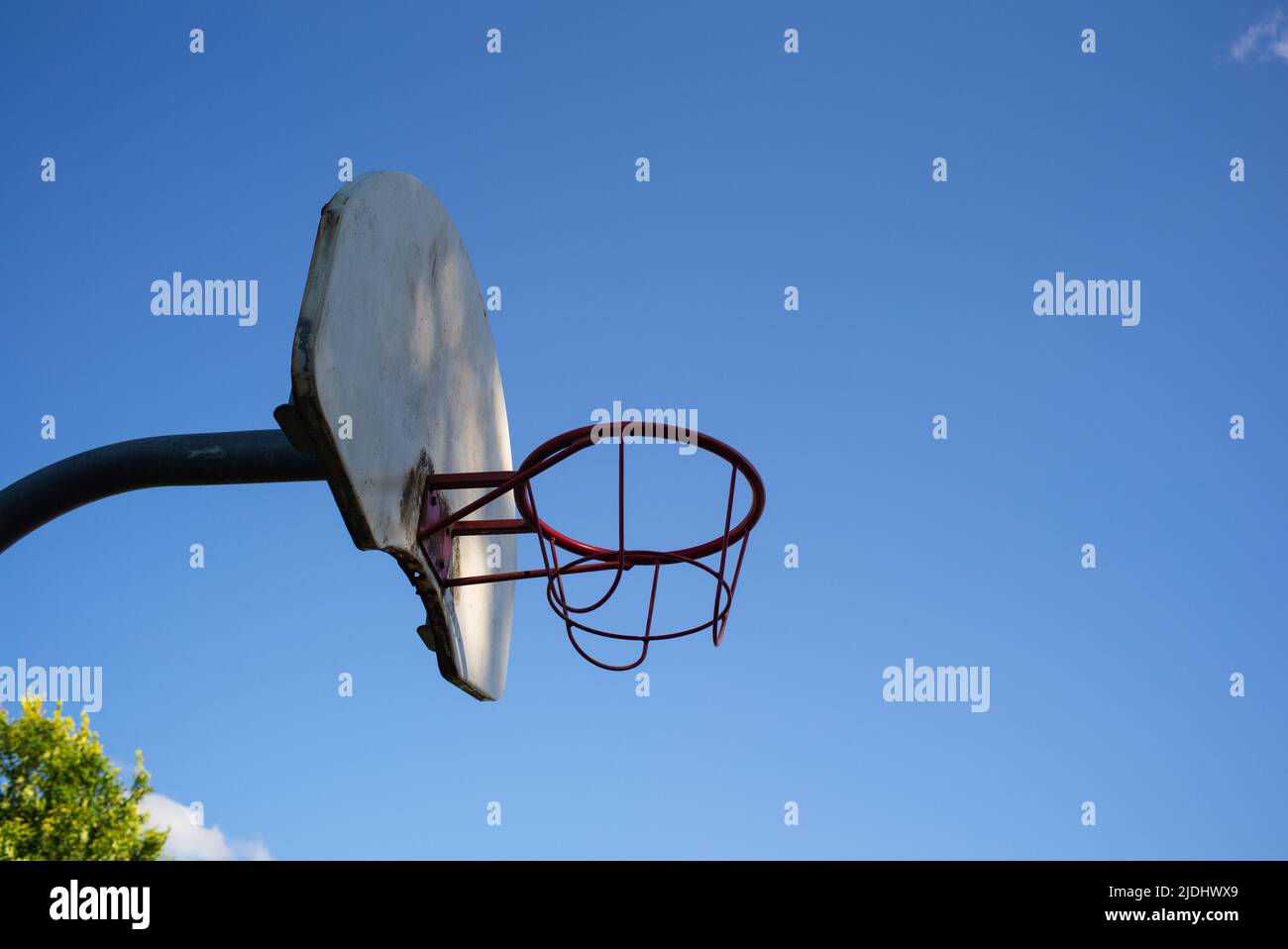 Basketball hoop hi-res stock photography and images - Alamy