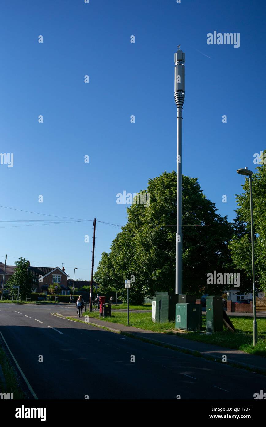 Monopole antenna hi-res stock photography and images - Alamy