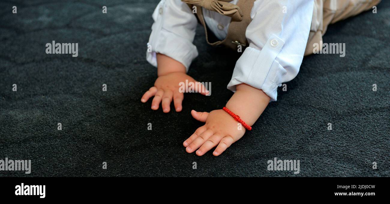 Crawling on hands hi-res stock photography and images - Alamy
