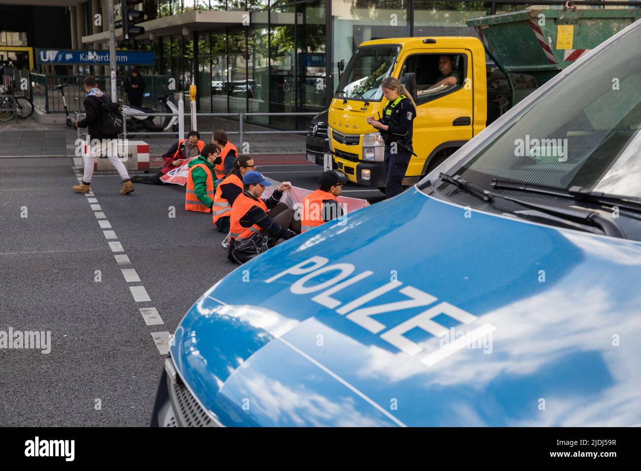 Several climate activists from the Letzte Generation, Last Generation ...