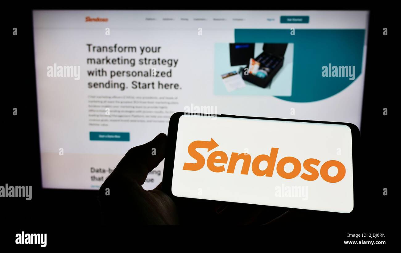 Sending platform hi-res stock photography and images - Alamy