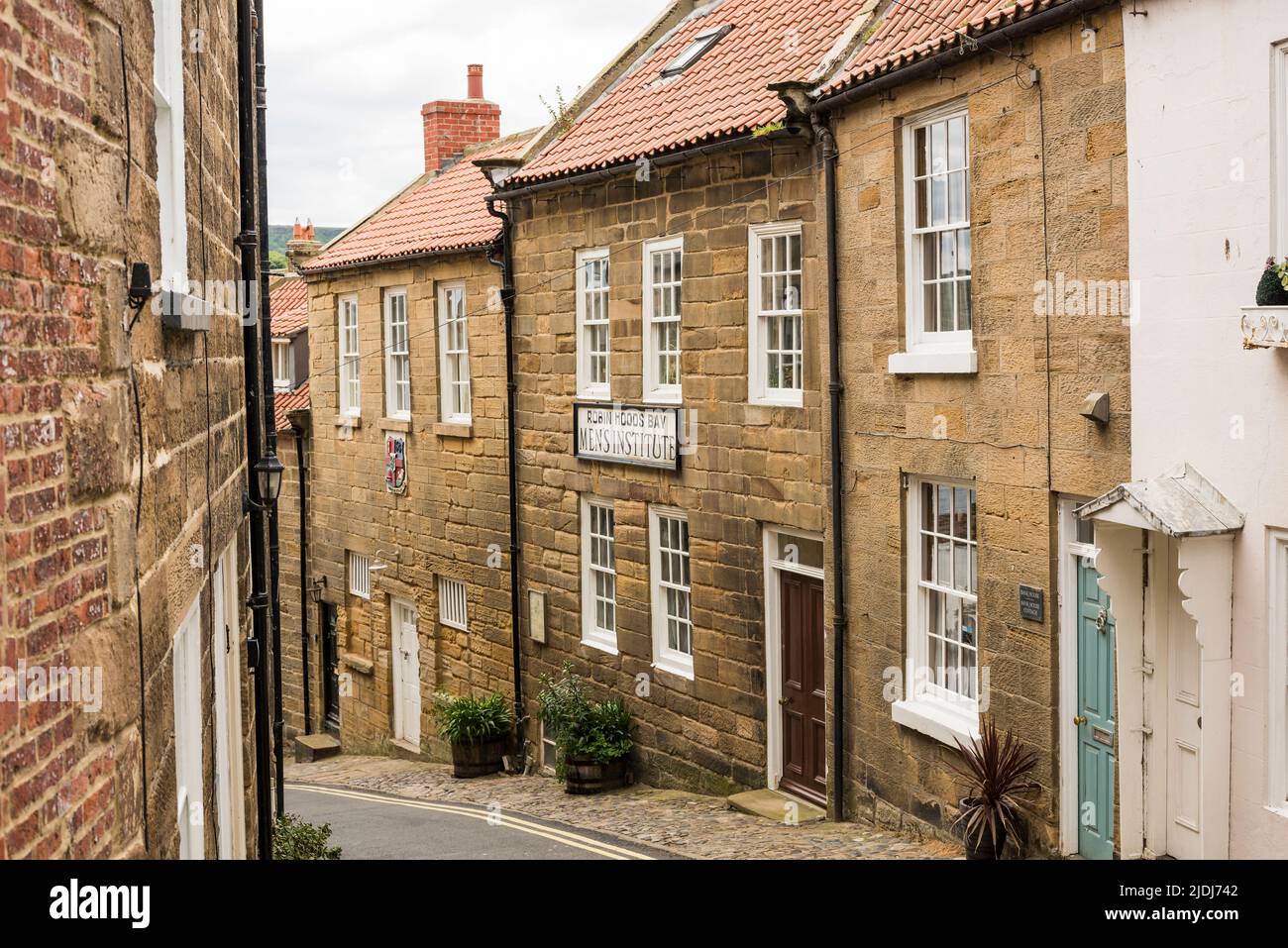 Robbin hoods bay mens institute hi-res stock photography and images - Alamy