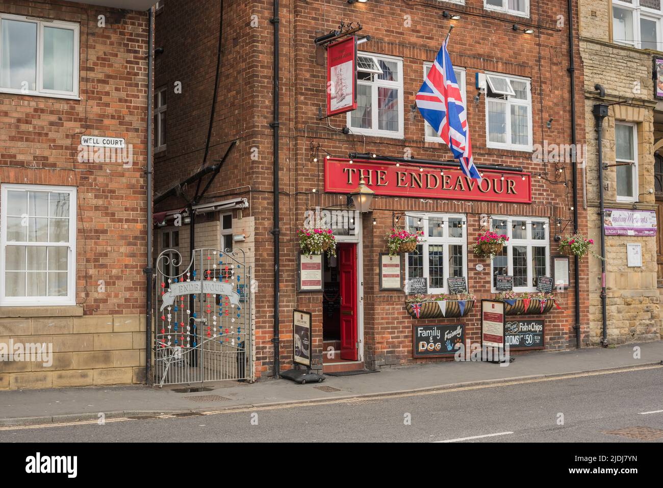 The endeavour pub whitby hi-res stock photography and images - Alamy