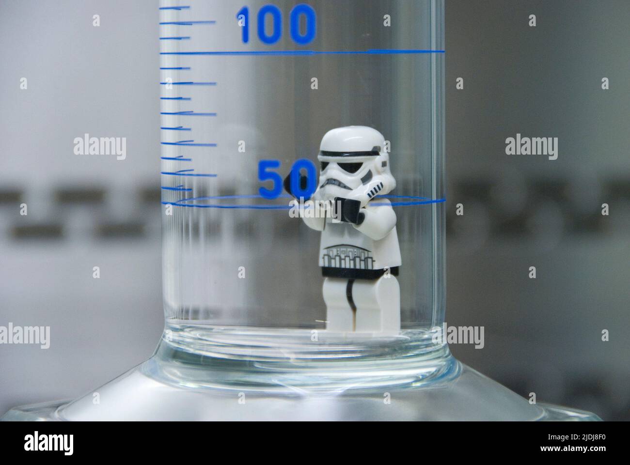 Miniture figures hi-res stock photography and images - Alamy