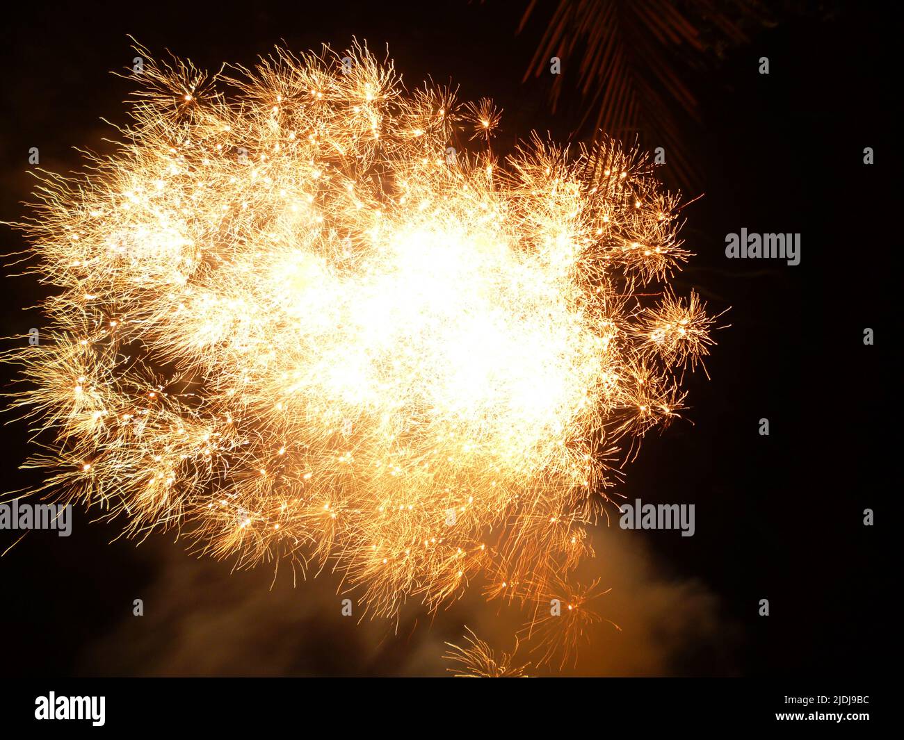 fireworks that light up in the night sky on new year's eve Stock Photo ...