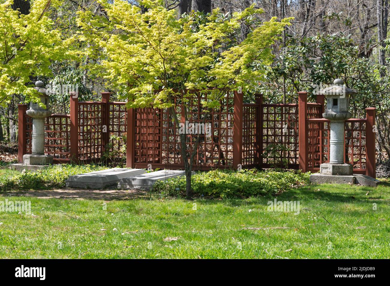 Grave of thomas and mina edison hi-res stock photography and images - Alamy