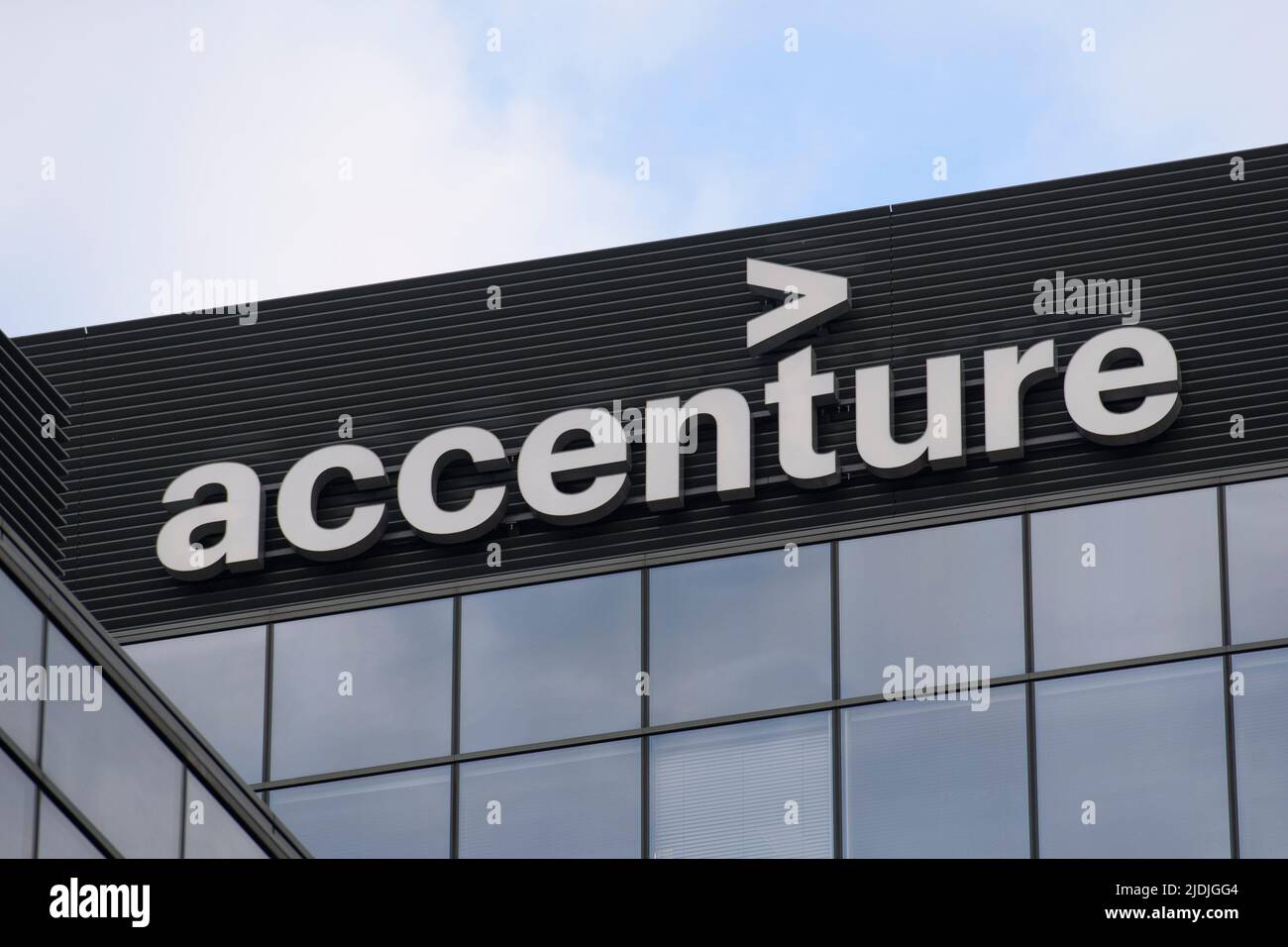 Accenture signage hi-res stock photography and images - Alamy