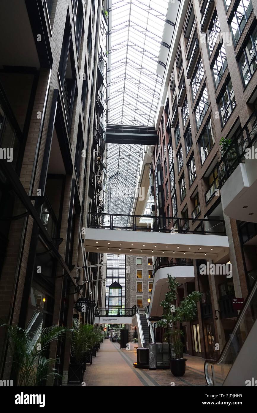 interior, World Trade Centre Montreal, Centre de Commerce mondial de ...