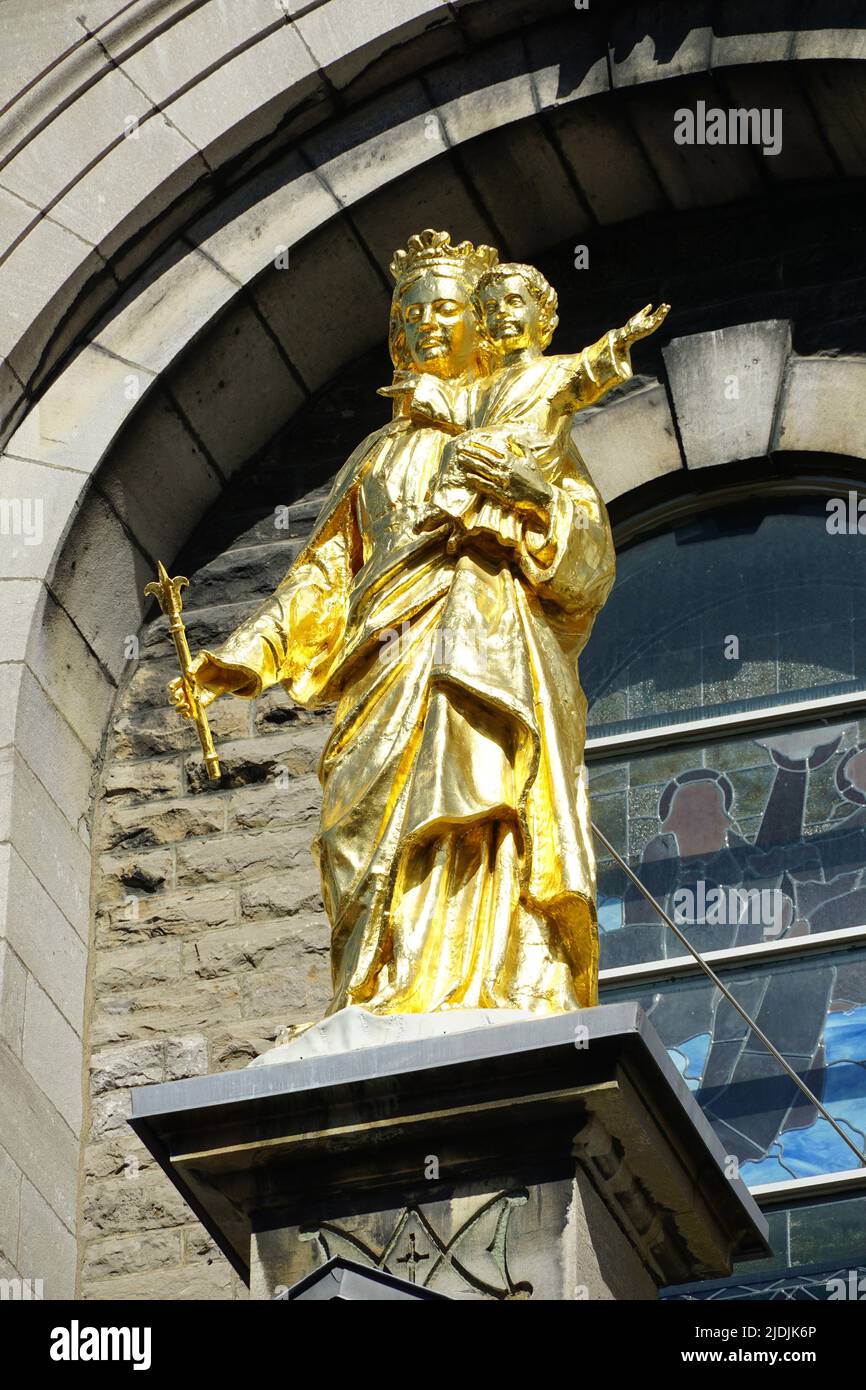 Golden stature of Mary and the Baby Jesus, Notre-Dame-de-Bon-Secours ...