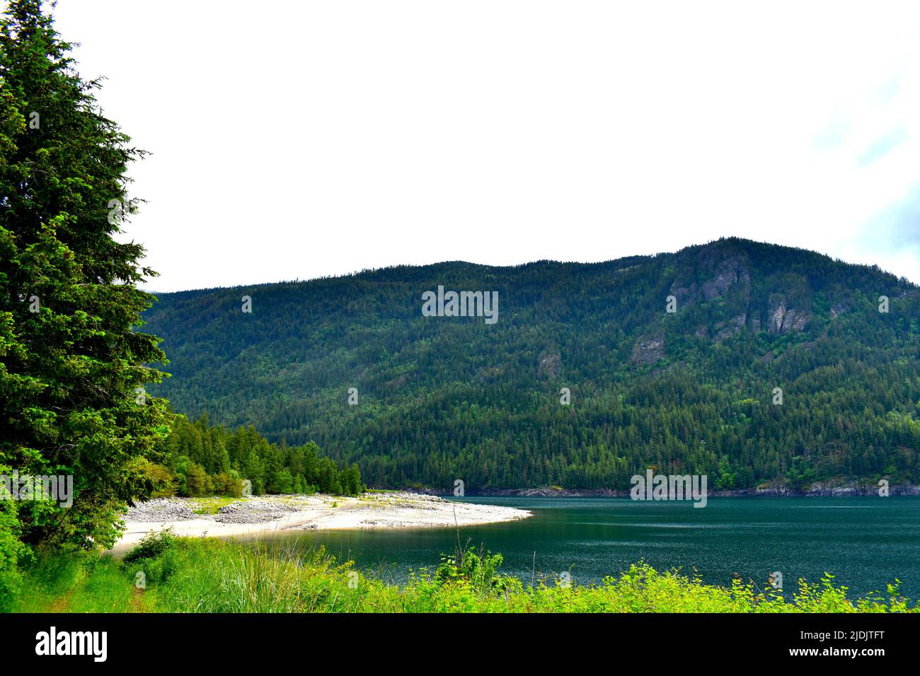 A view of the lower arrow lakes in Castlegar BC, Canada Stock Photo - Alamy