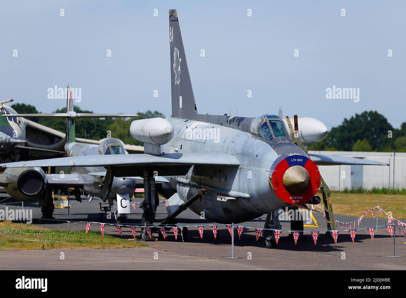 Elvington lightning hi-res stock photography and images - Alamy