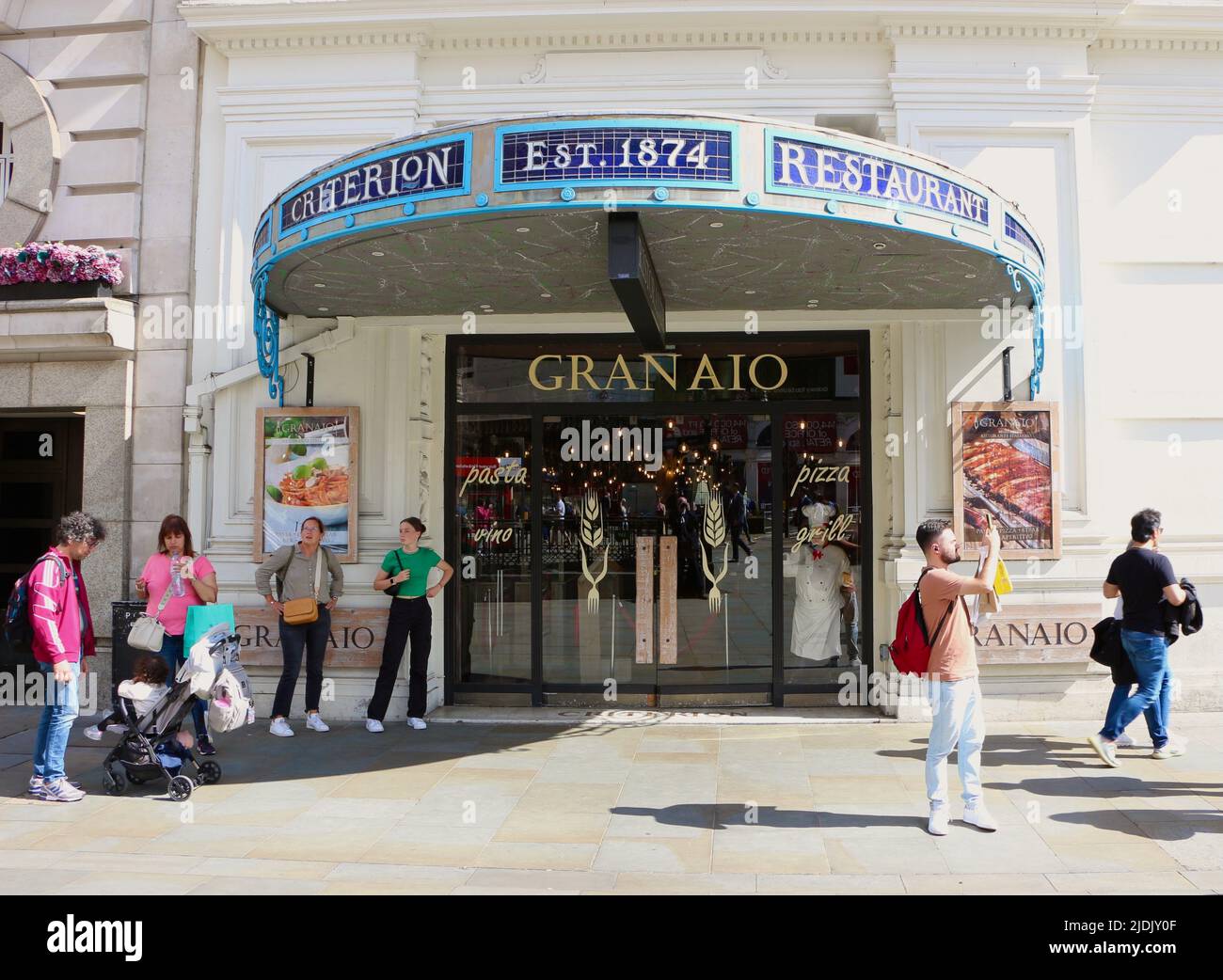 Criterion restaurant hi-res stock photography and images - Alamy