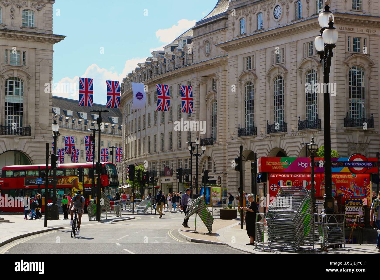 Jubilee flags regent street hi-res stock photography and images - Alamy