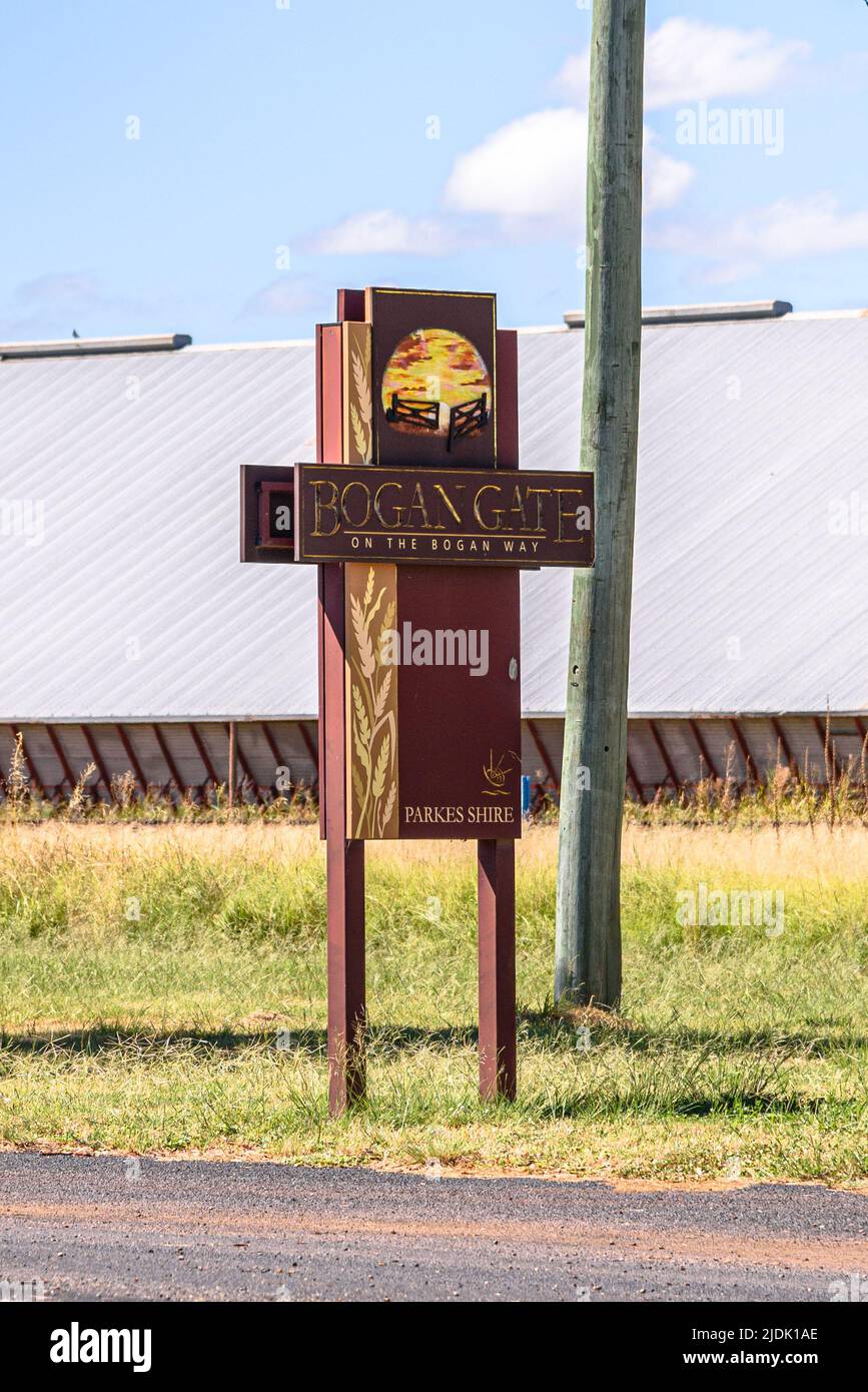 The welcome sign to Bogan Gate, New South Wales Stock Photo - Alamy