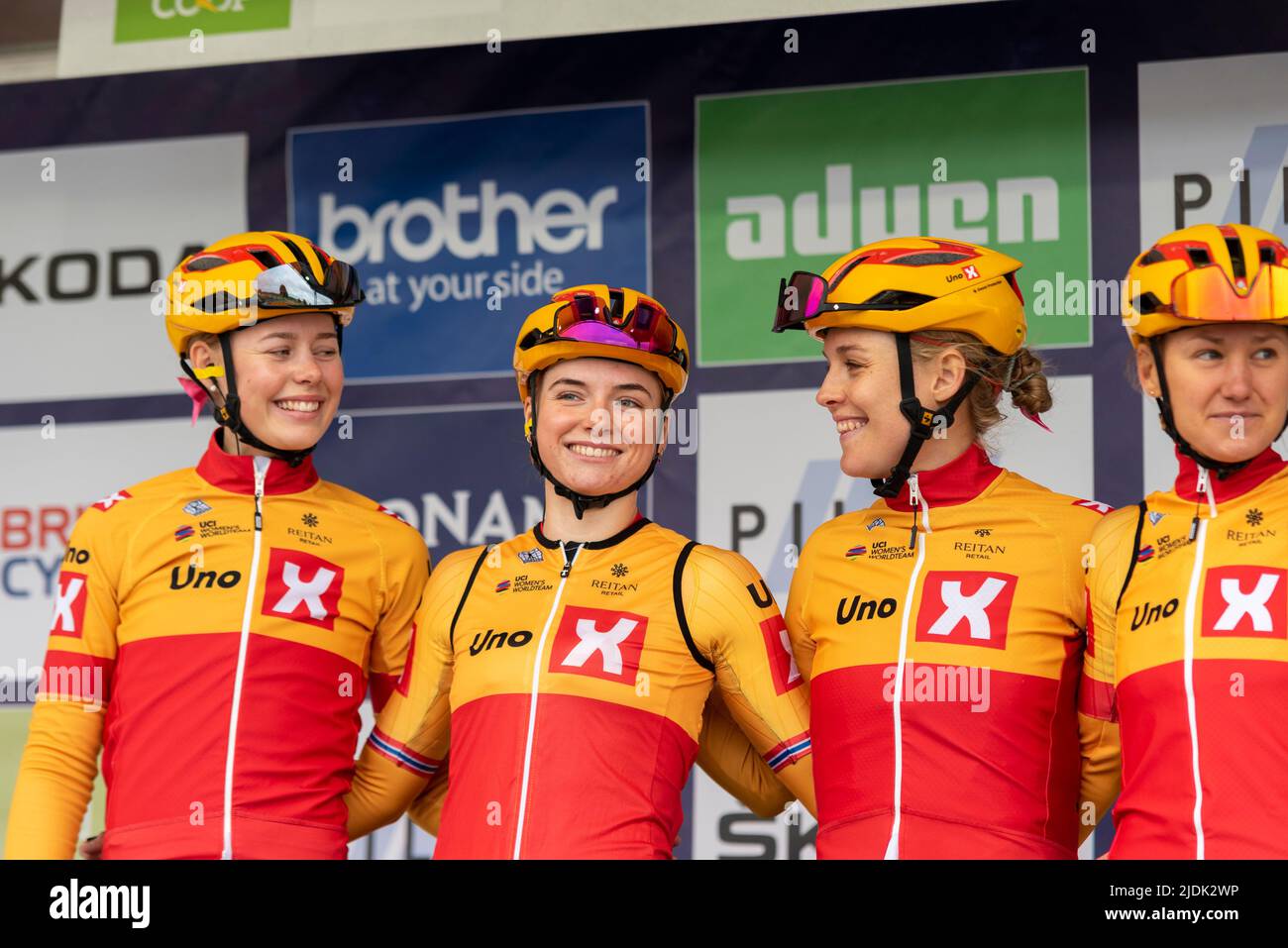 Anne Dorthe Ysland, Mie Bjorndal Ottestad, Julie Leth, Joscelin Lowden ...