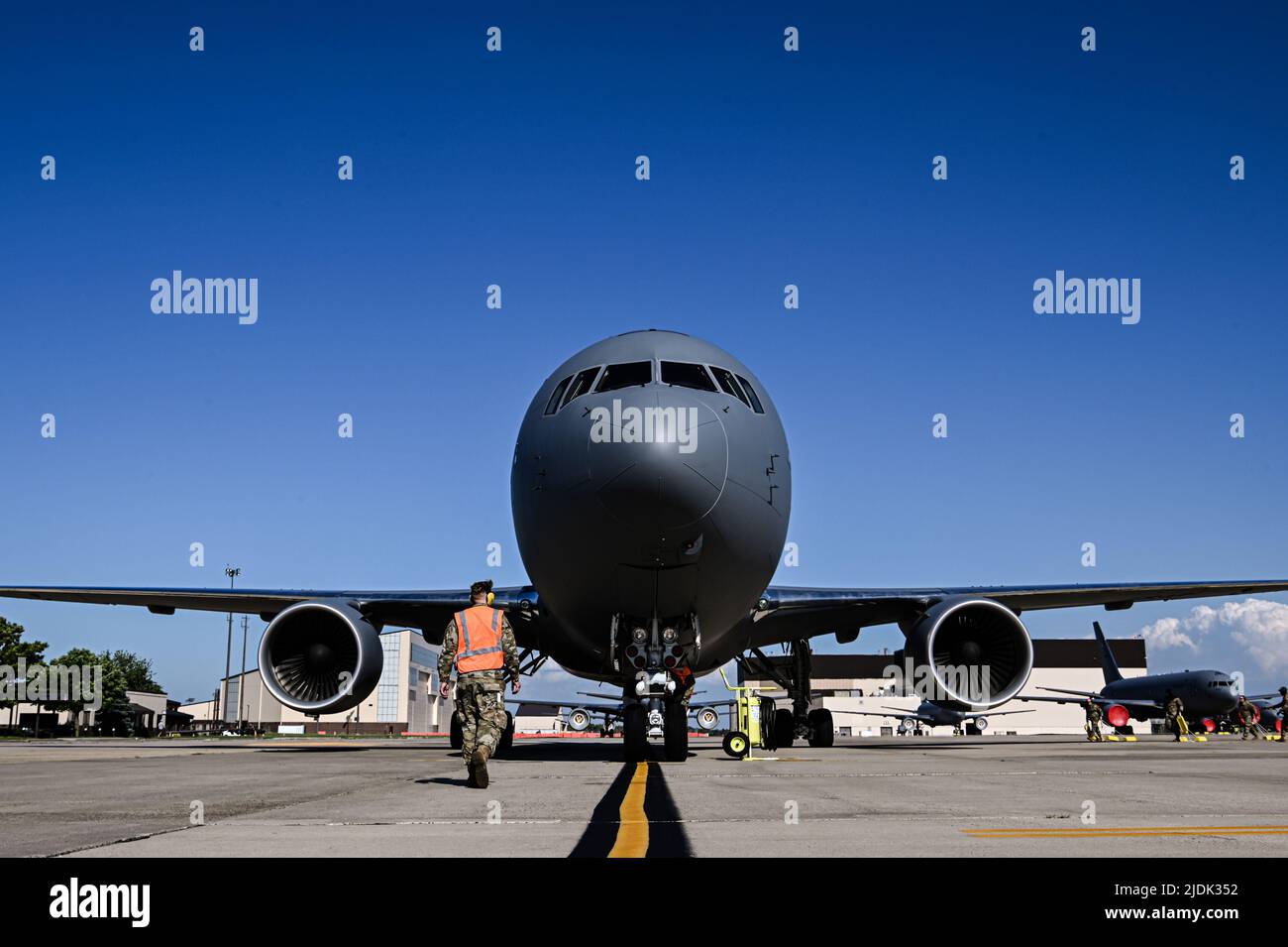 305th air mobility wing hi-res stock photography and images - Alamy