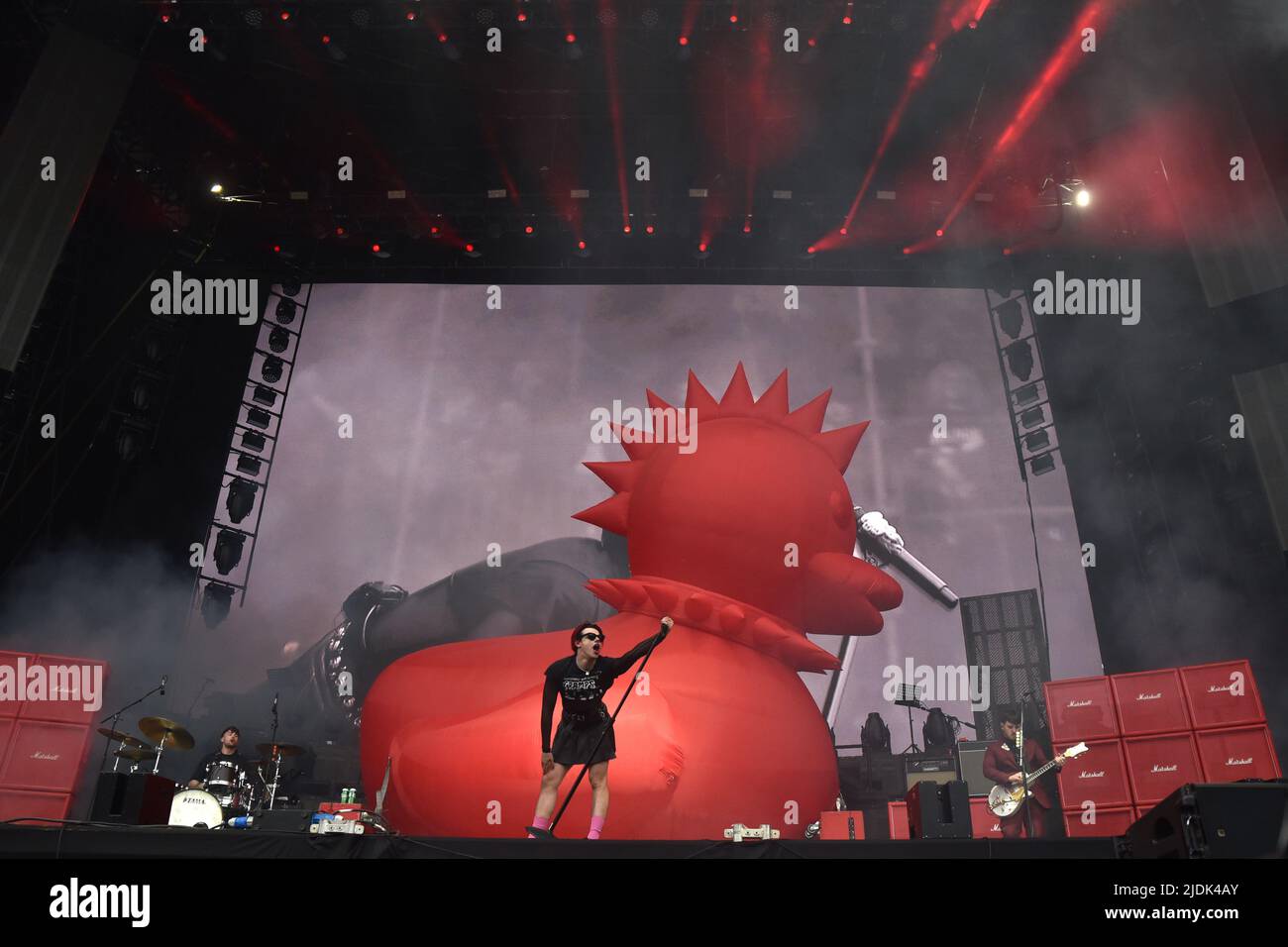 Ninety thousand fans enjoy live music on day 1 at Leeds Festival ...