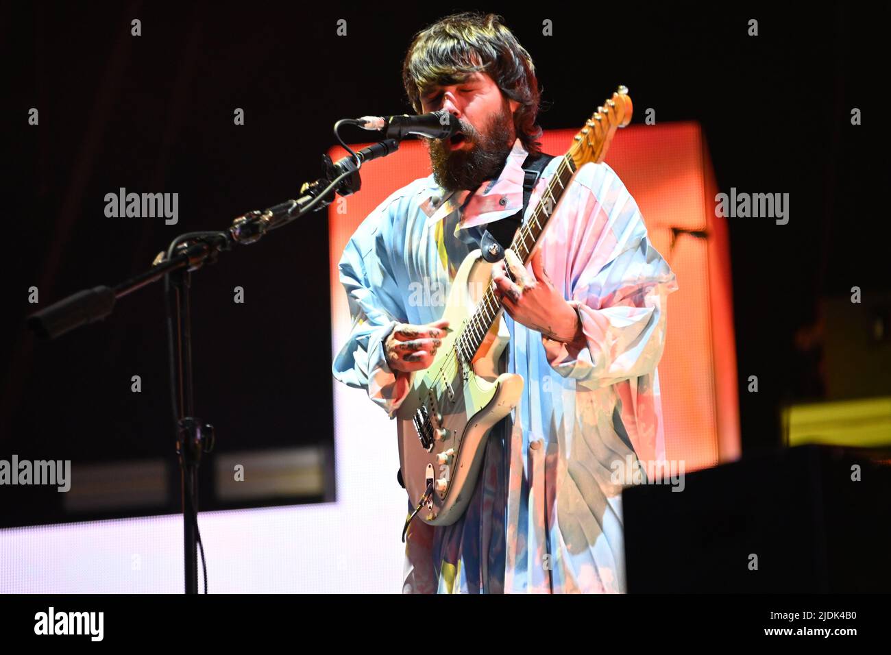 Ninety thousand fans enjoy live music on day 1 at Leeds Festival ...