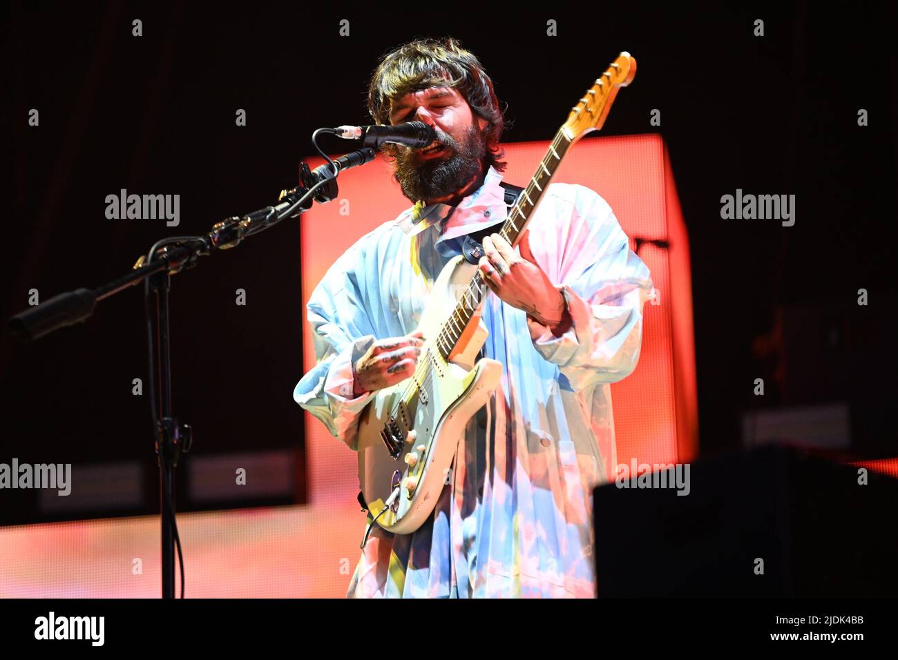 Ninety thousand fans enjoy live music on day 1 at Leeds Festival ...