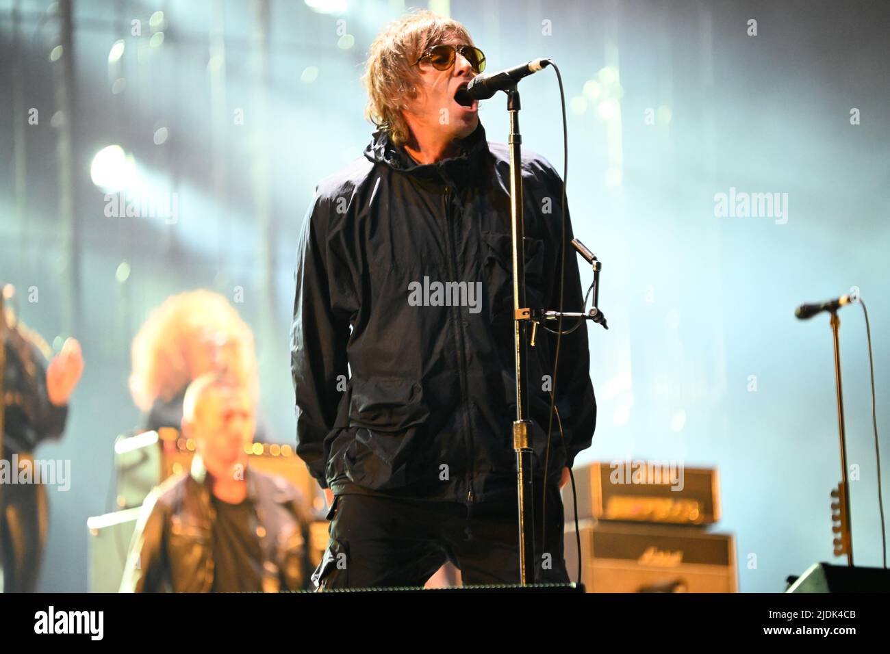 Ninety thousand fans enjoy live music on day 1 at Leeds Festival ...