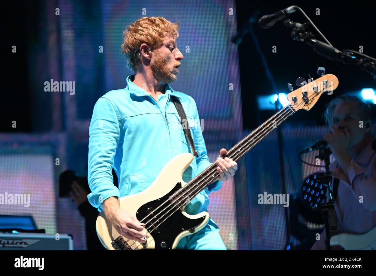 Ninety thousand fans enjoy live music on day 1 at Leeds Festival ...