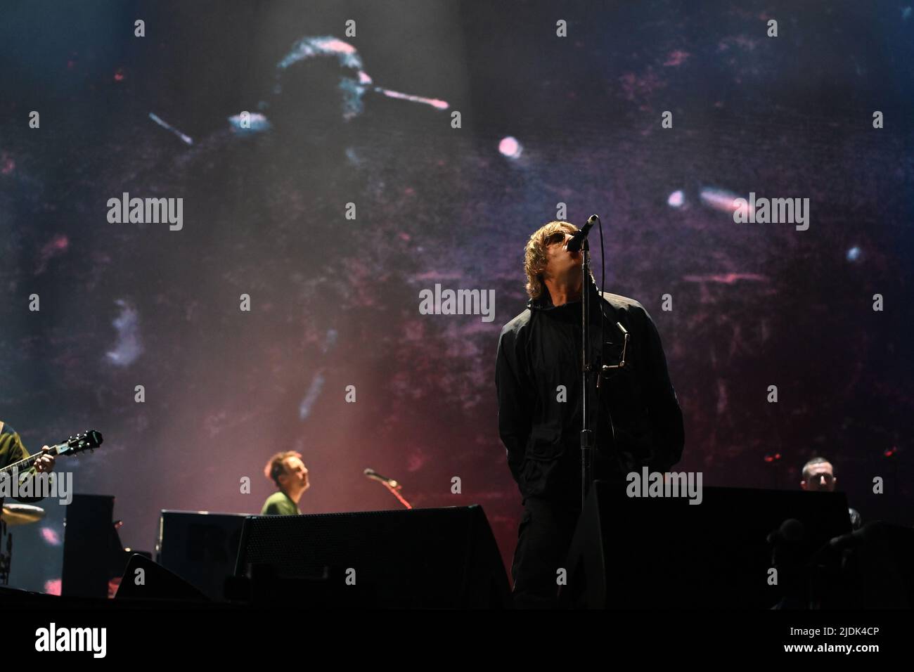 Ninety thousand fans enjoy live music on day 1 at Leeds Festival ...