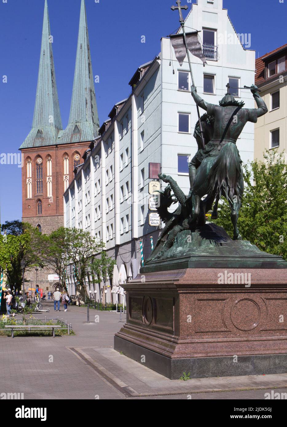 Germany, Berlin, Nikolaiviertel, St Nicholas Church, St George statue ...