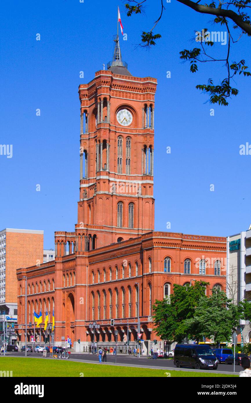 Rotes rathaus hi-res stock photography and images - Alamy
