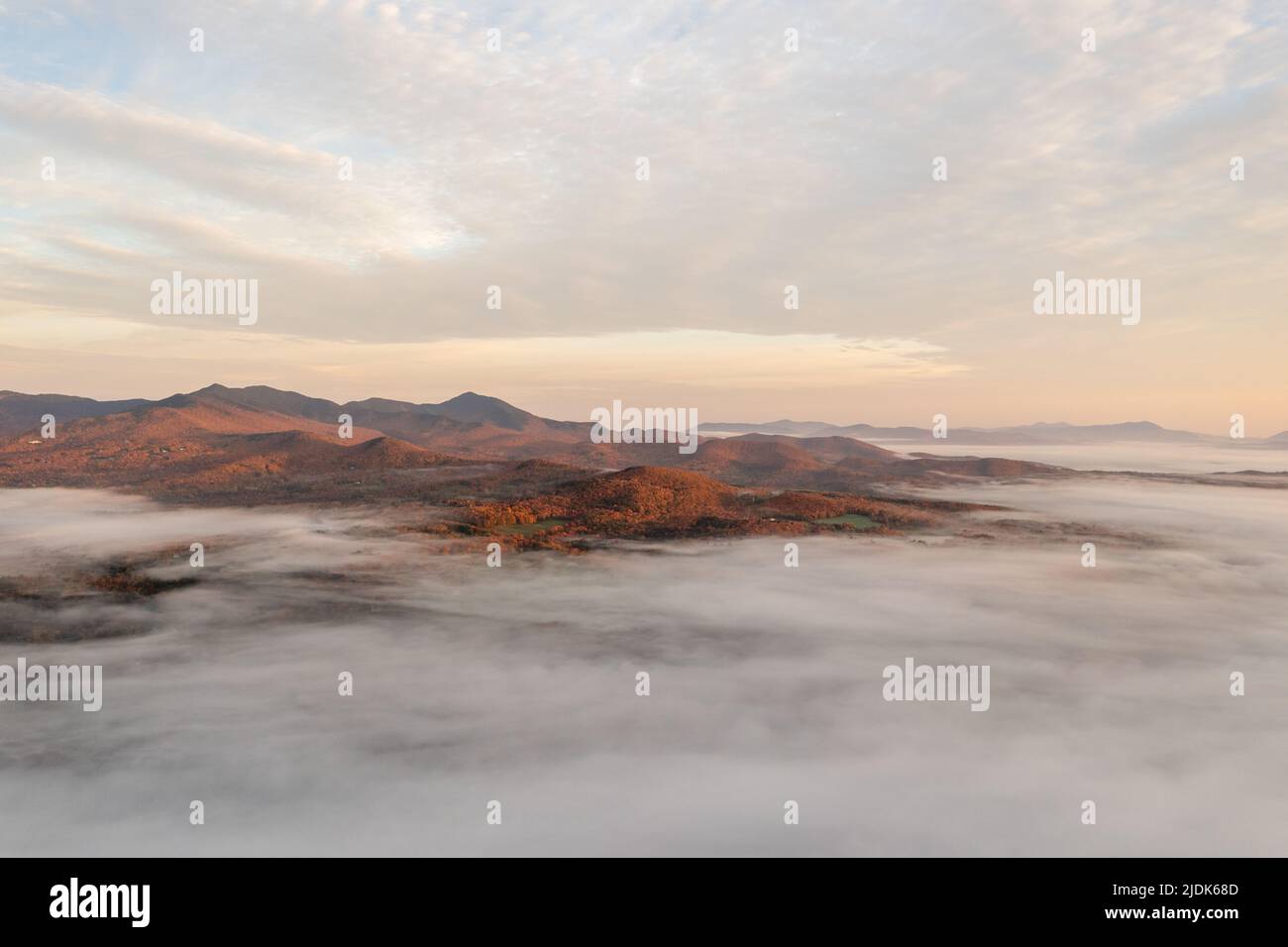 Panoramic view of peak fall foliage in Stowe, Vermont Stock Photo - Alamy